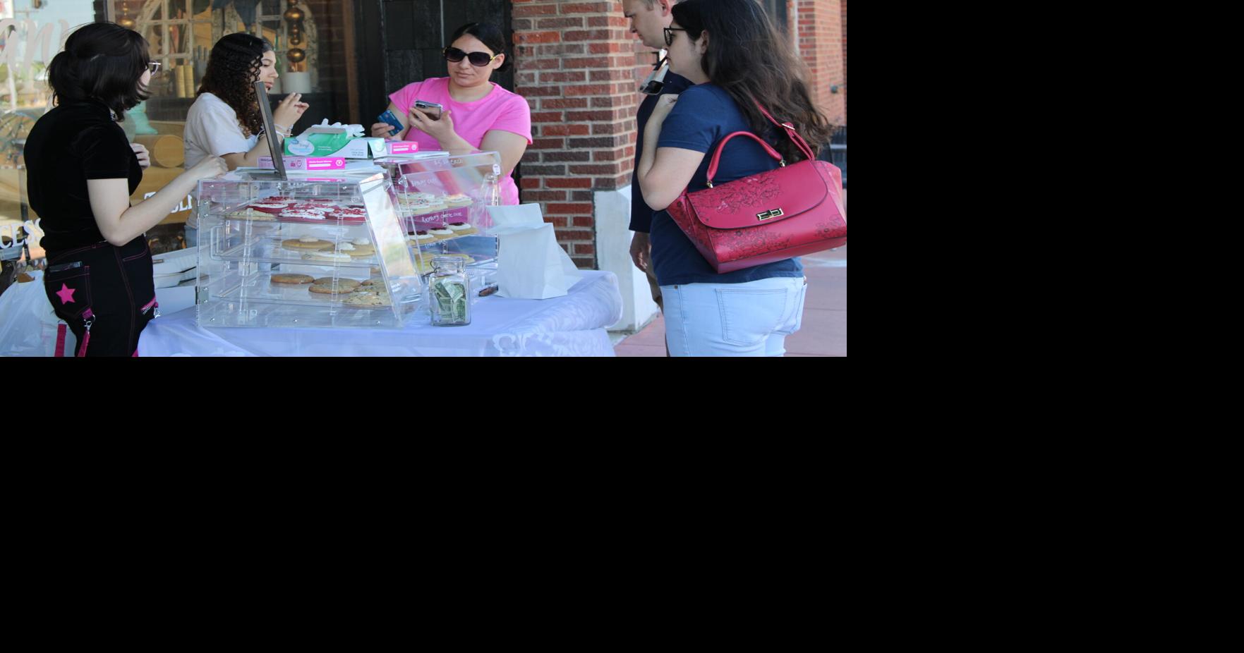 Gallery: Community flocks to MSD for Spring Stroll, Cookie Crawl ...