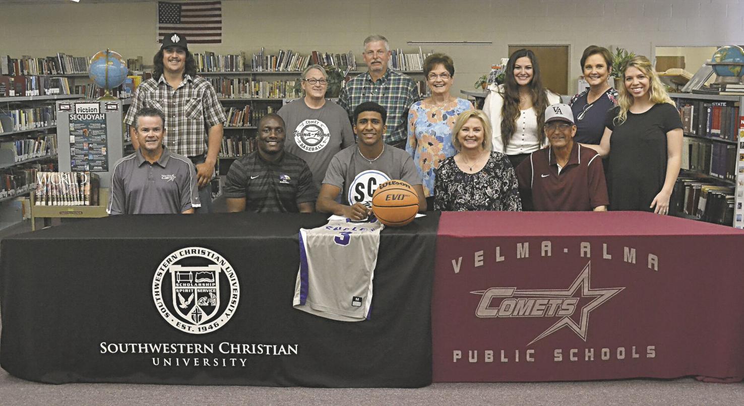 Saville soars from Comets to the Eagles | Sports | duncanbanner.com