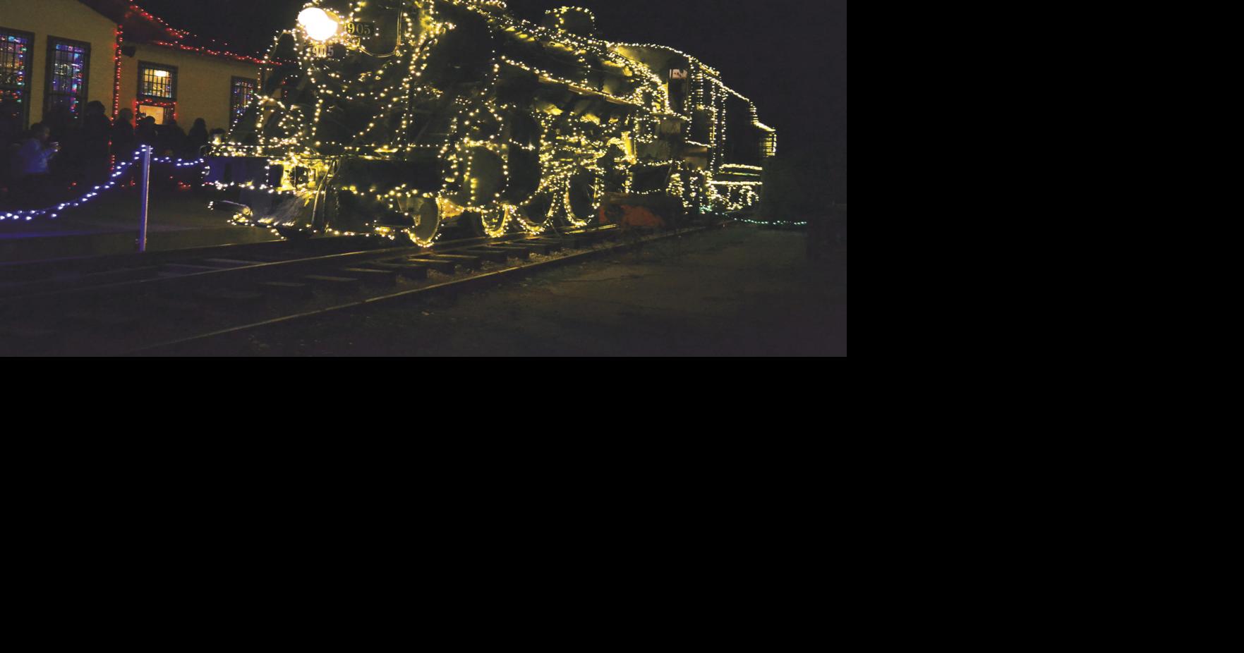 Duncan’s 905 train lights up once again for the holidays | Community ...