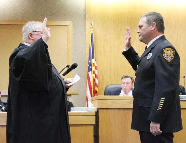 Duncan police chief takes oath | Community | duncanbanner.com