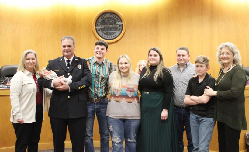 Duncan police chief takes oath | Community | duncanbanner.com