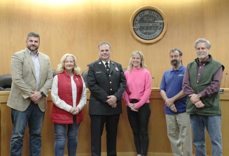 Duncan police chief takes oath | Community | duncanbanner.com