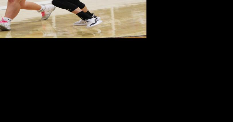 Lady Outlaws sweep back-to-back games | Sports | duncanbanner.com