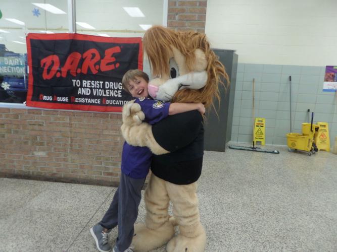 Holabird Middle students graduate from D.A.R.E program | Local News ...