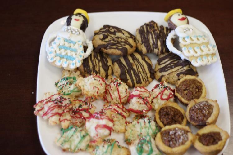 Holiday Hoopla crowns cookie winners | Local News | dundalkeagle.com