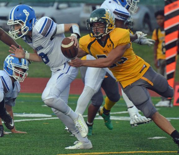 Dundalk football cruises past Kenwood after slow start, 39-0 | Sports ...
