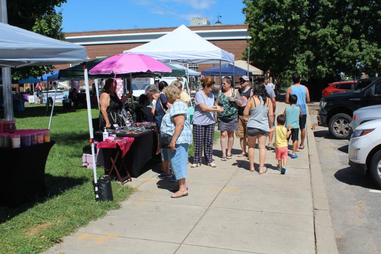 Local vendors, residents gather for Merchants in the Park ...