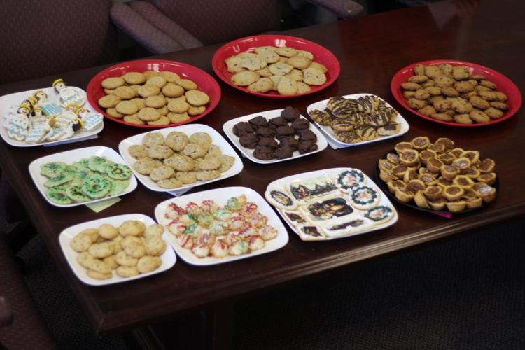 Holiday Hoopla crowns cookie winners | Local News | dundalkeagle.com