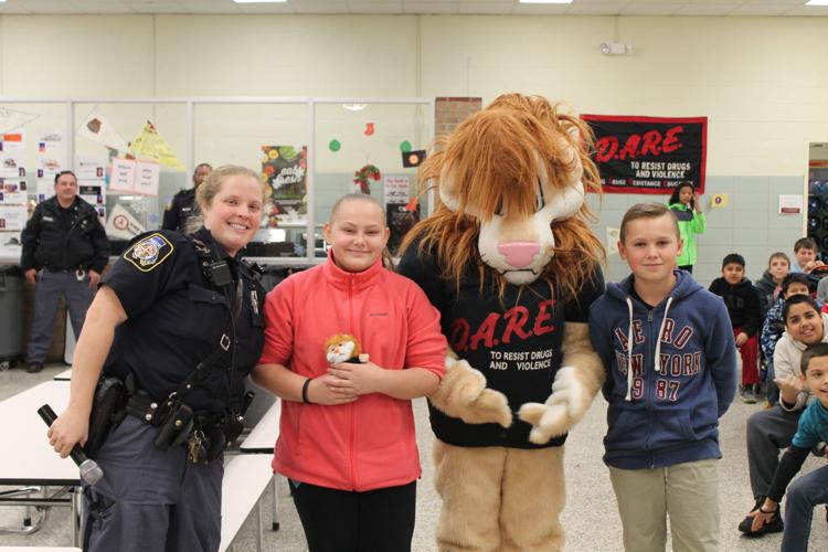 Holabird students learn decision-making skills in DARE program | Local ...