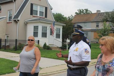 Captain Lilly visits Old Dundalk | Local News | dundalkeagle.com