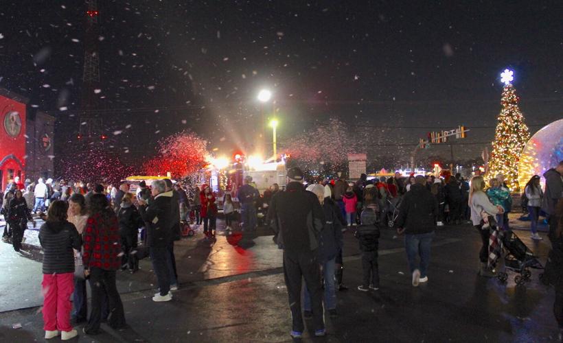 Dundalk Christmas Tree lights up on Poplar Place | News | dundalkeagle.com