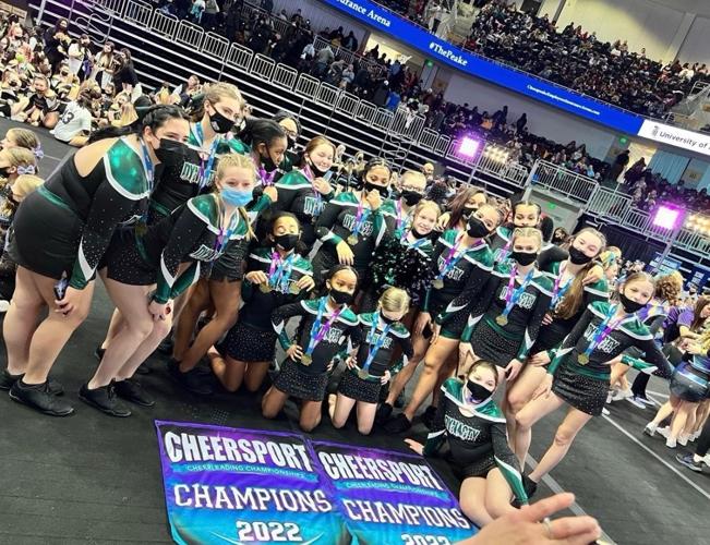 Dundalk rec cheer team shows up first competition | | dundalkeagle.com