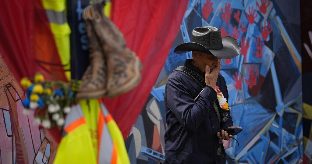 Families of two Key Bridge victims still wait for recovery of bodies ...