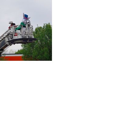 Easter Bunny spreads holiday cheer around Dundalk | Local News ...