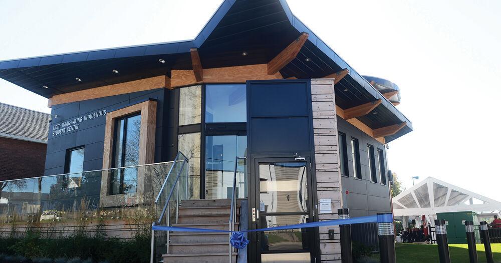 Centre for First Nation, Metis, Inuit students opens at UOIT in Oshawa