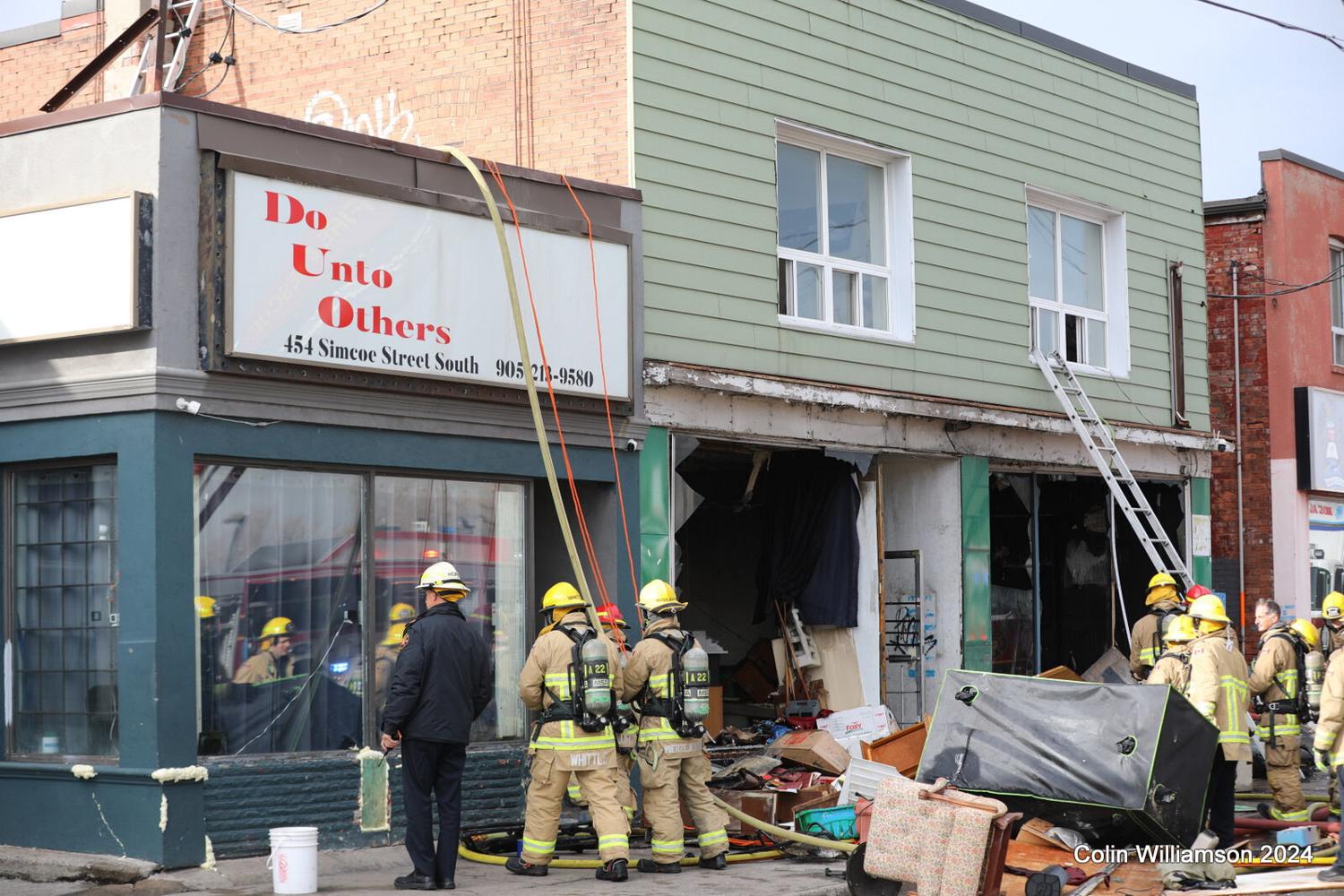 Stretch of Simcoe Street South closed for Oshawa fire