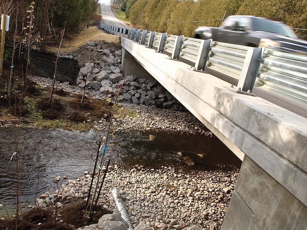 New and improved Glasgow bridge opens