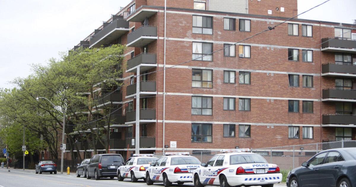 Dawn raids target two rival gangs in broad swath, arresting more than 50