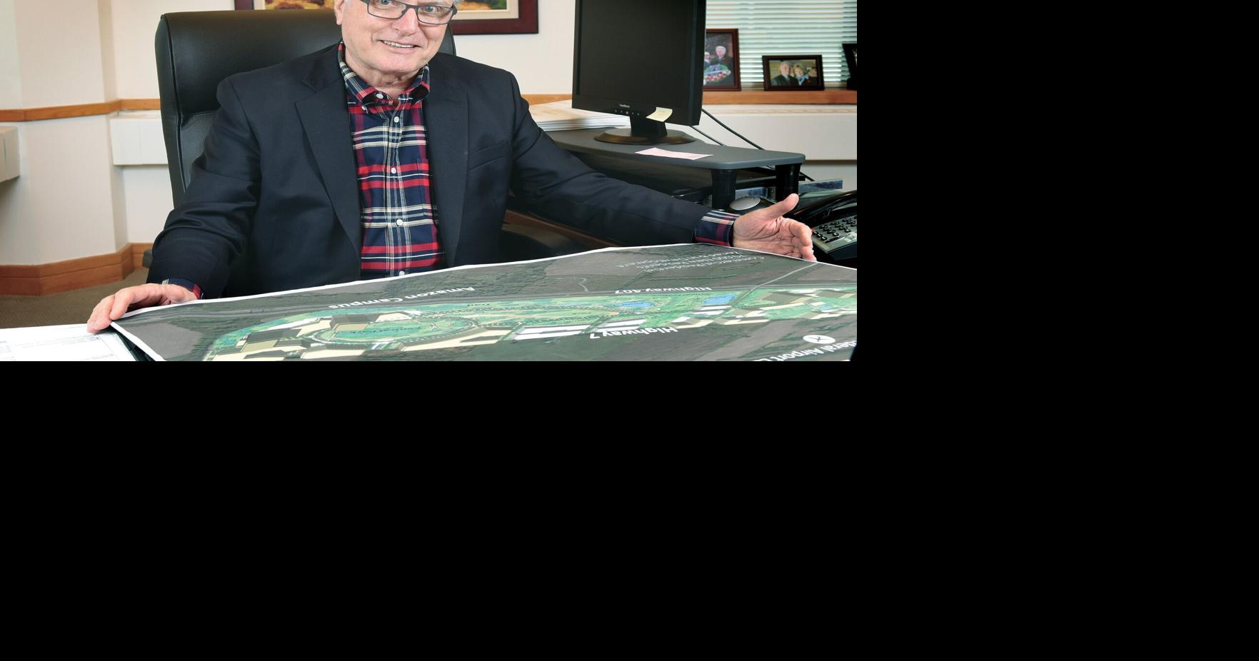 Dave Ryan chairs final meeting after 19 years as Pickering mayor