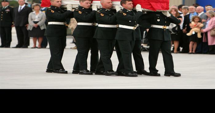 Twilight tribute to three fallen soldiers