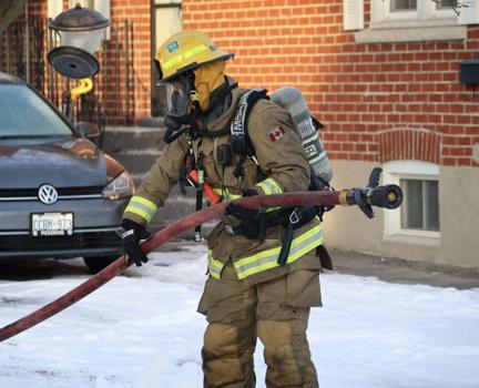 Firefighters put out Oshawa house fire Tuesday morning