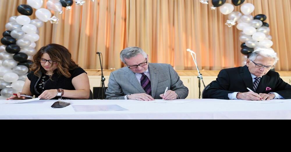 Scugog Island First Nation marks casino signing celebration by handing ...