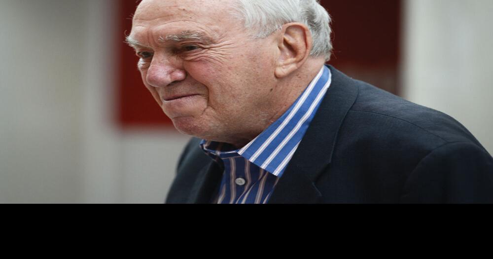 Oshawa to name waterfront park after former NDP leader Ed Broadbent