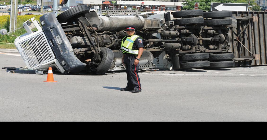 Thickson Road 401 westbound off ramp closed due to rollover