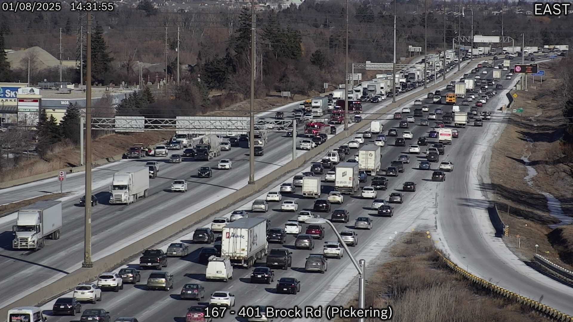Crash closes Highway 401 lane at Brock Road in Pickering