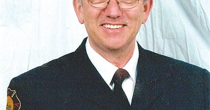 Pickering firefighters say goodbye to 40-year veteran