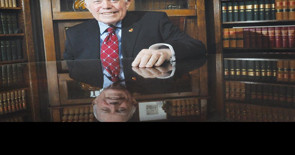 Terry Kelly, celebrated Oshawa lawyer, sports fan, dead at 83