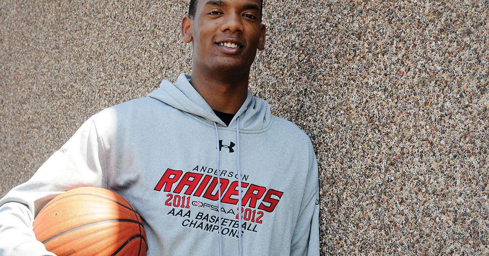 Whitby's Dyshawn Pierre, Dayton fly high into Elite Eight