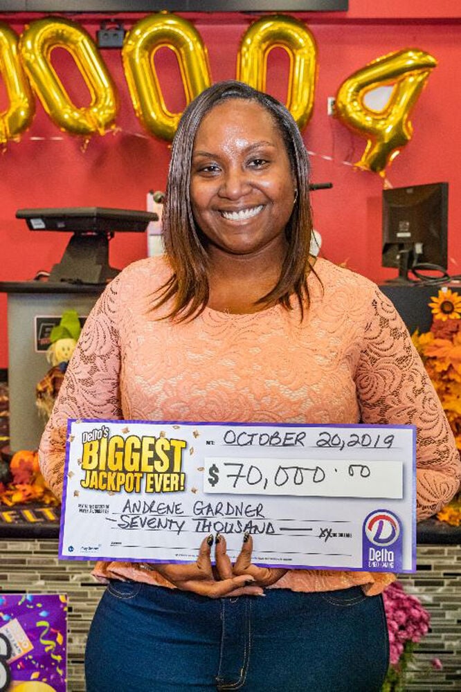 Pickering resident cashes in big in bingo
