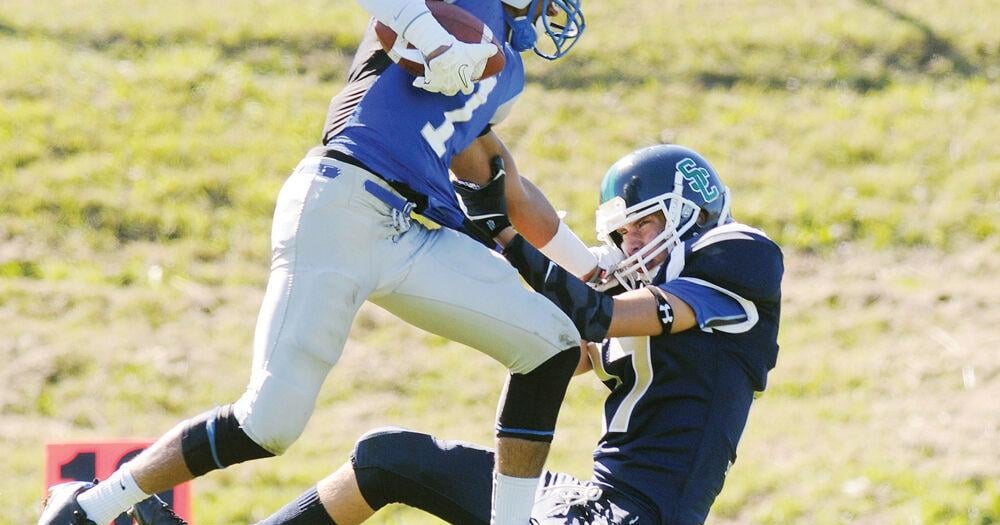 Holy Trinity Titans tackle Dwyer Saints