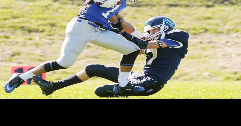 Holy Trinity Titans tackle Dwyer Saints
