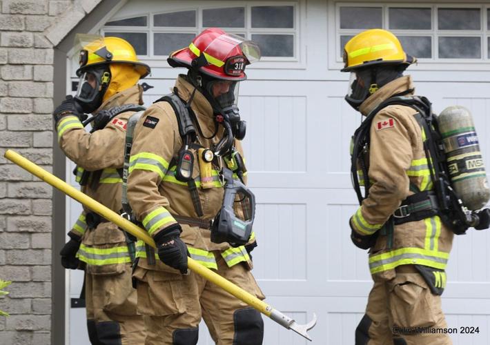 Whitby firefighters take quick action to keep fire contained