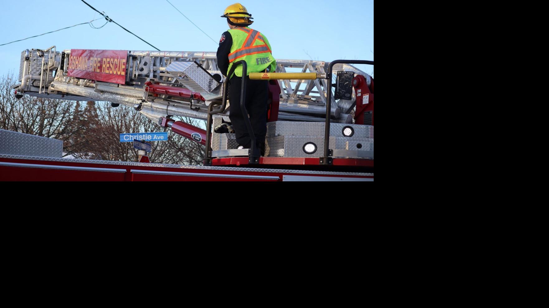 Firefighters put out Oshawa house fire Tuesday morning