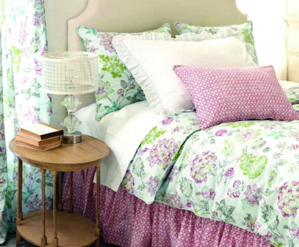 How to dress a bed like a designer