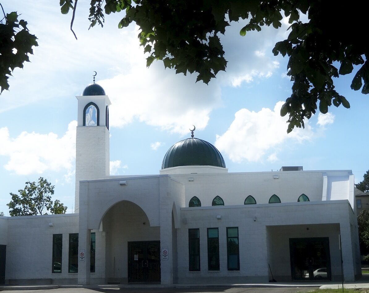 Oshawa Muslims celebrate opening of new mosque