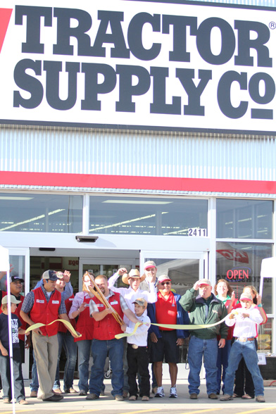 Grand Opening for Tractor Supply | Local News Stories | eacourier.com