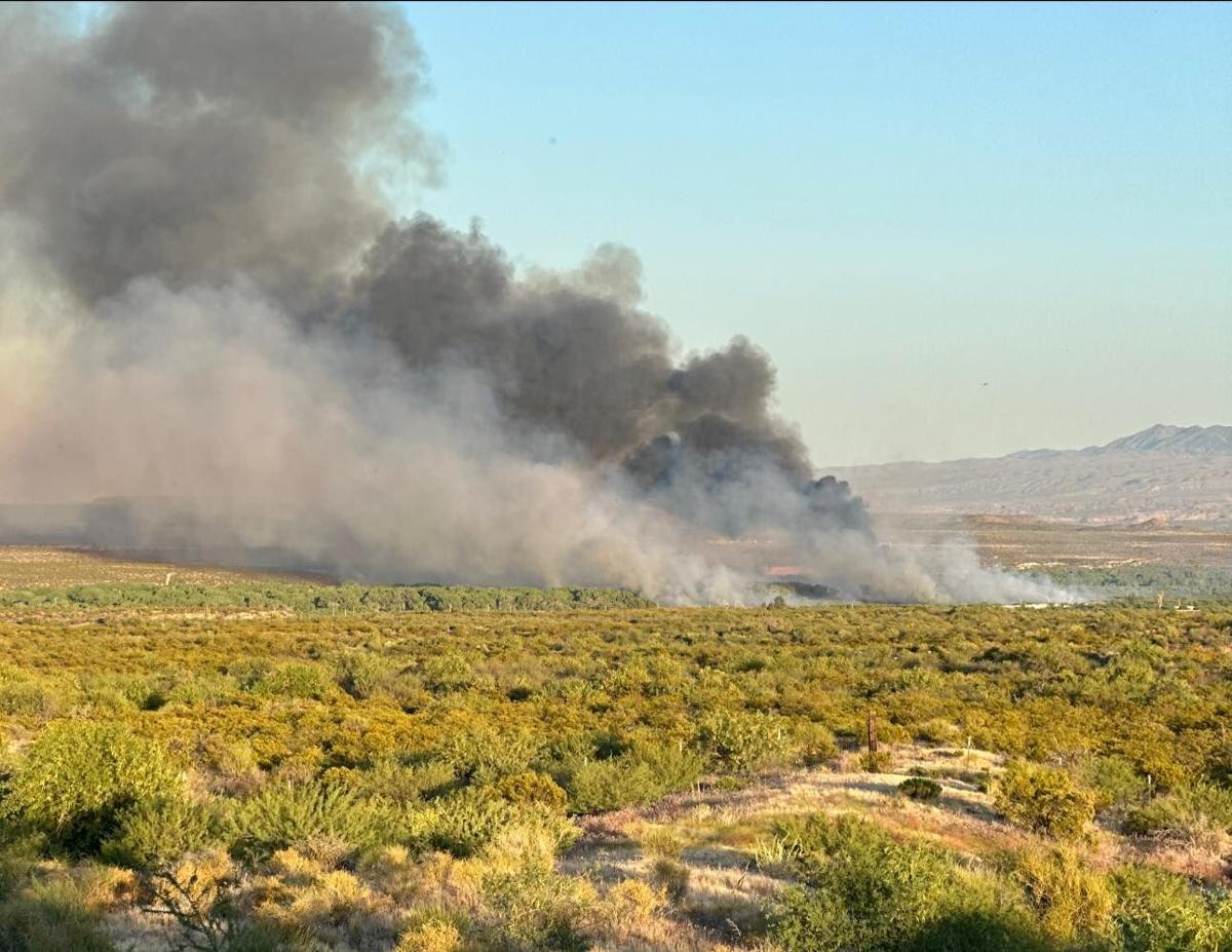 Wildfire closes US 70 between Bylas and Peridot; evacuations possible ...