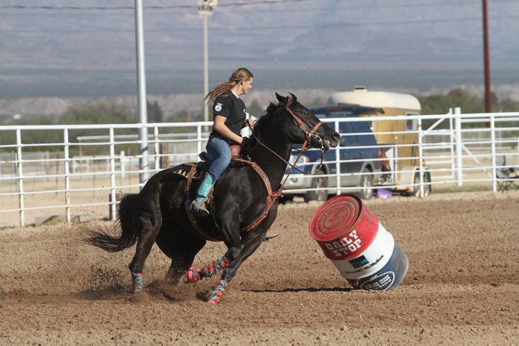 Barrel racing and pole bending in Pima | Local Sports | eacourier.com