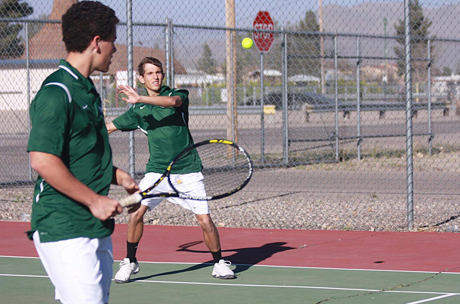 Wind can’t keep Eagles from soaring | Local Sports | eacourier.com