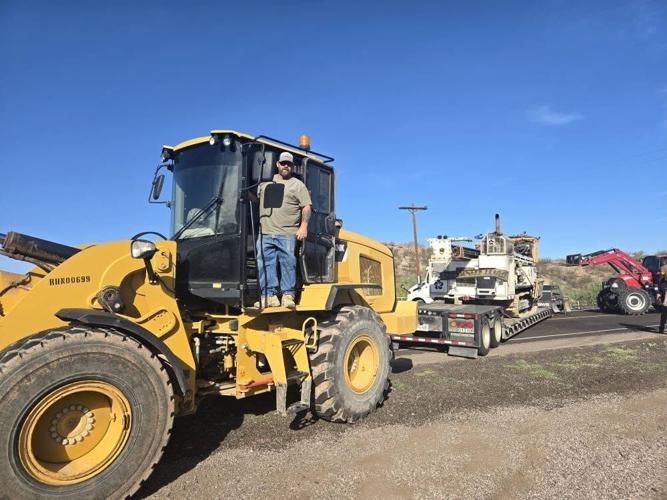 Locals help clear stuck semi blocking US 70 in Duncan | Complimentary ...