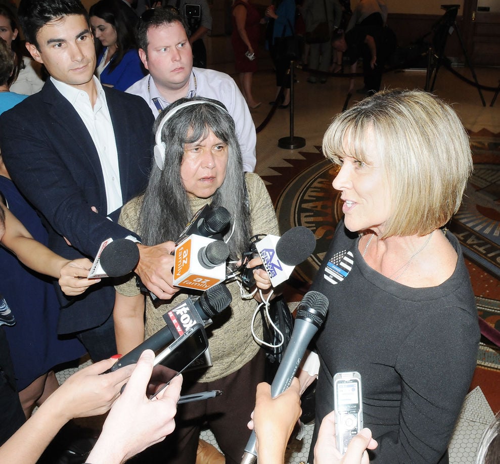 Ducey signs bill banning texting while driving | complementary ...