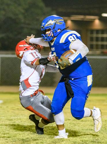 Fort Thomas Apaches dominate Duncan Wildkats 44-22 | Sports | eacourier.com