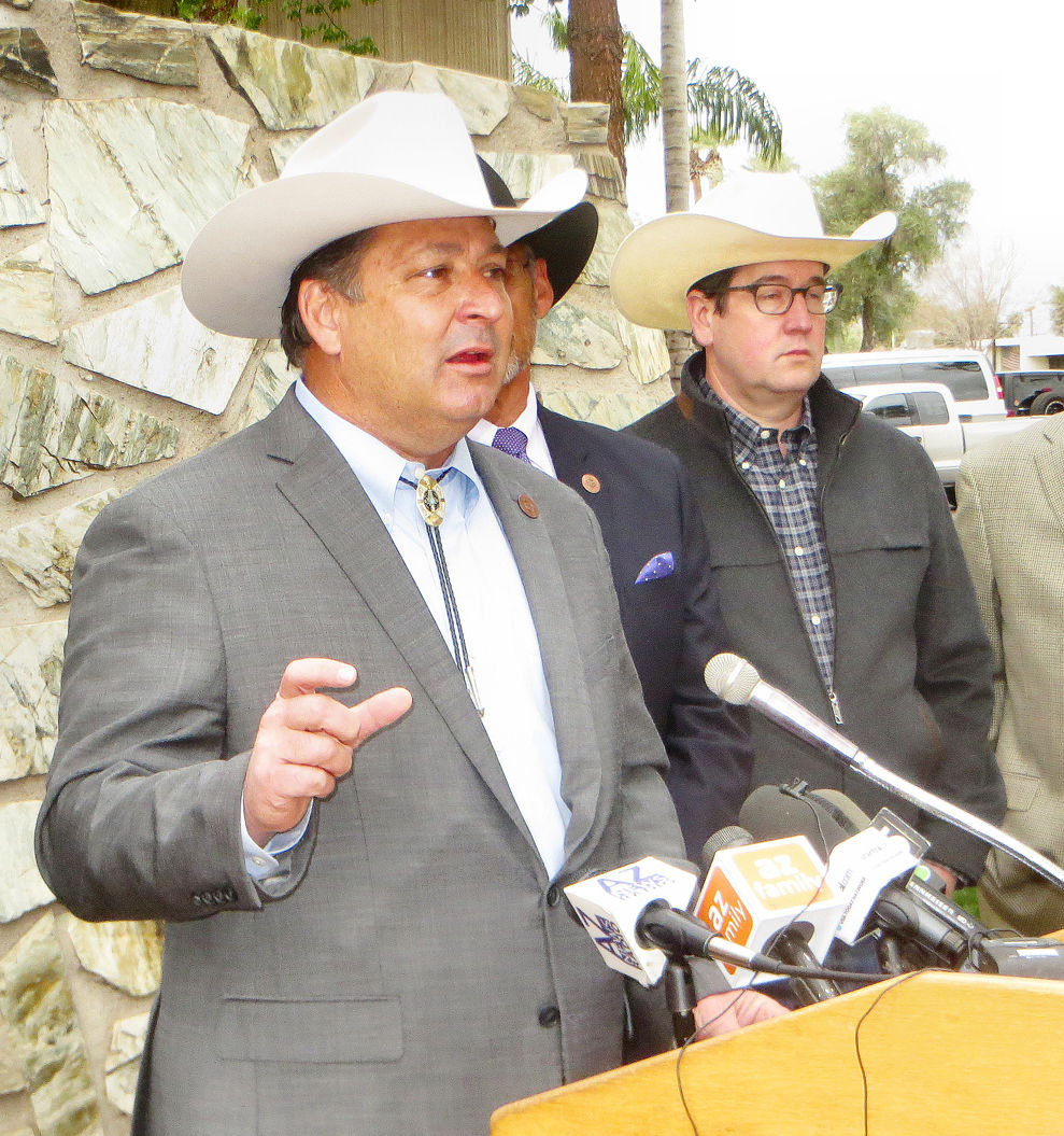 Speaker, governor fence over water | Local News Stories | eacourier.com