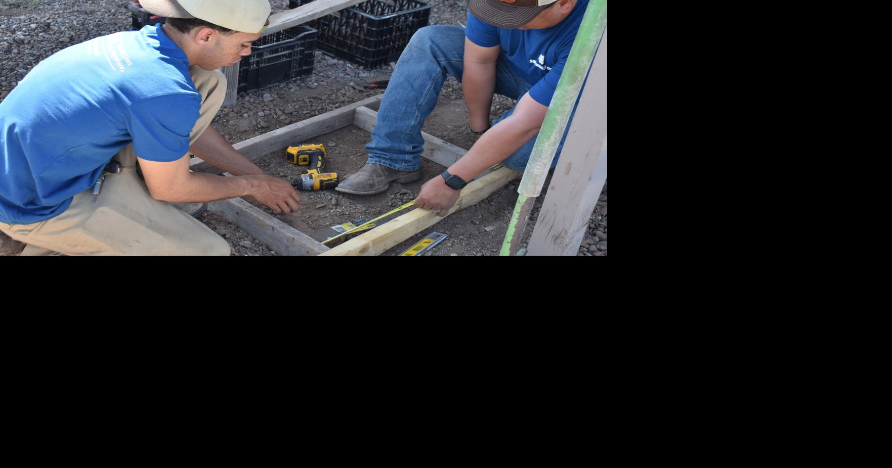 Helping hands: Southwest Gas volunteers pitch in at local food pantry ...