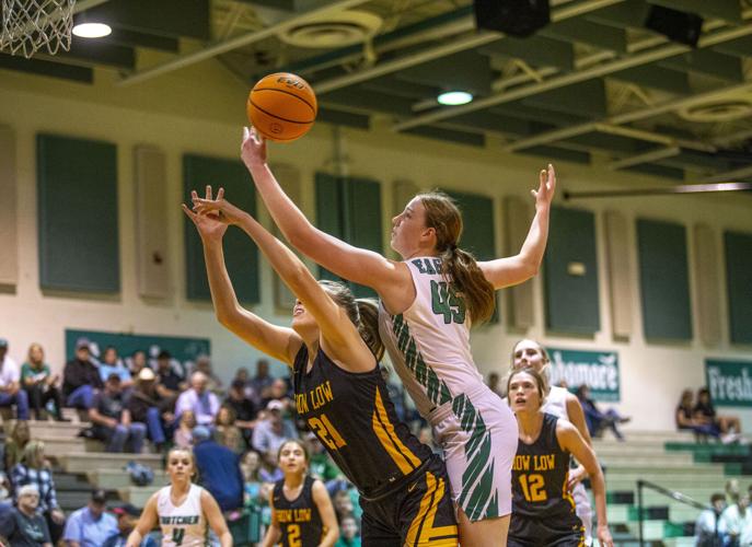 Thatcher boys win, girls lose in first round of playoffs | Local Sports ...