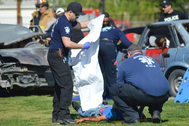 High school hosts mock DUI crash prior to prom | News | eacourier.com